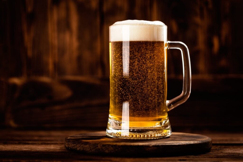 10 Traditional Romanian Drinks: Ursus, Țuică and More