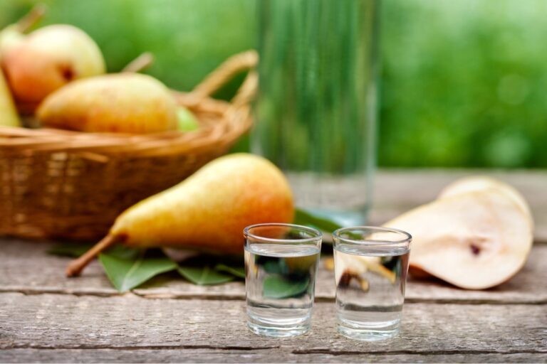 10 Traditional Romanian Drinks: Ursus, Țuică and More